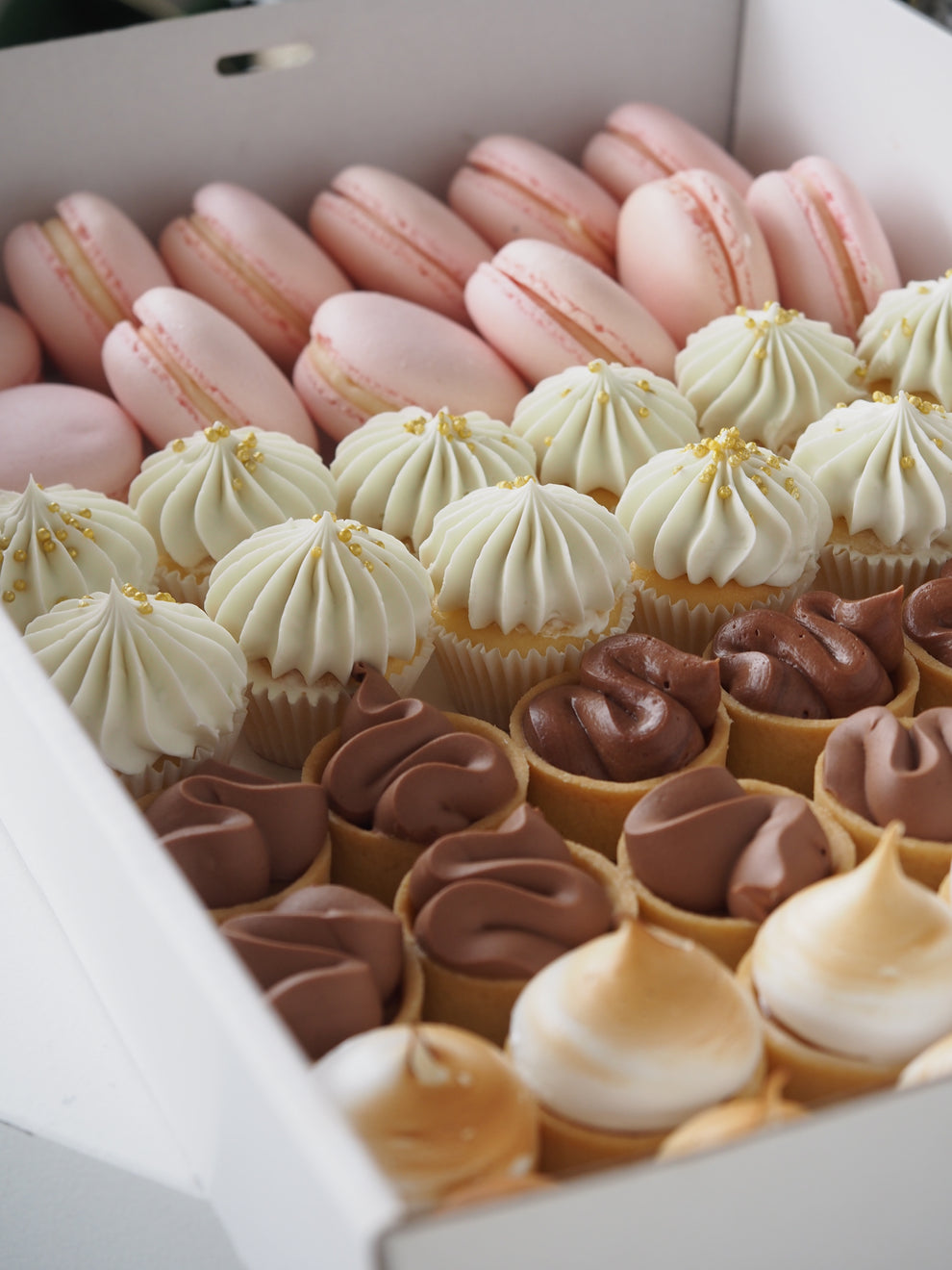 48 Piece Dessert Boxes – Loveit Cakes