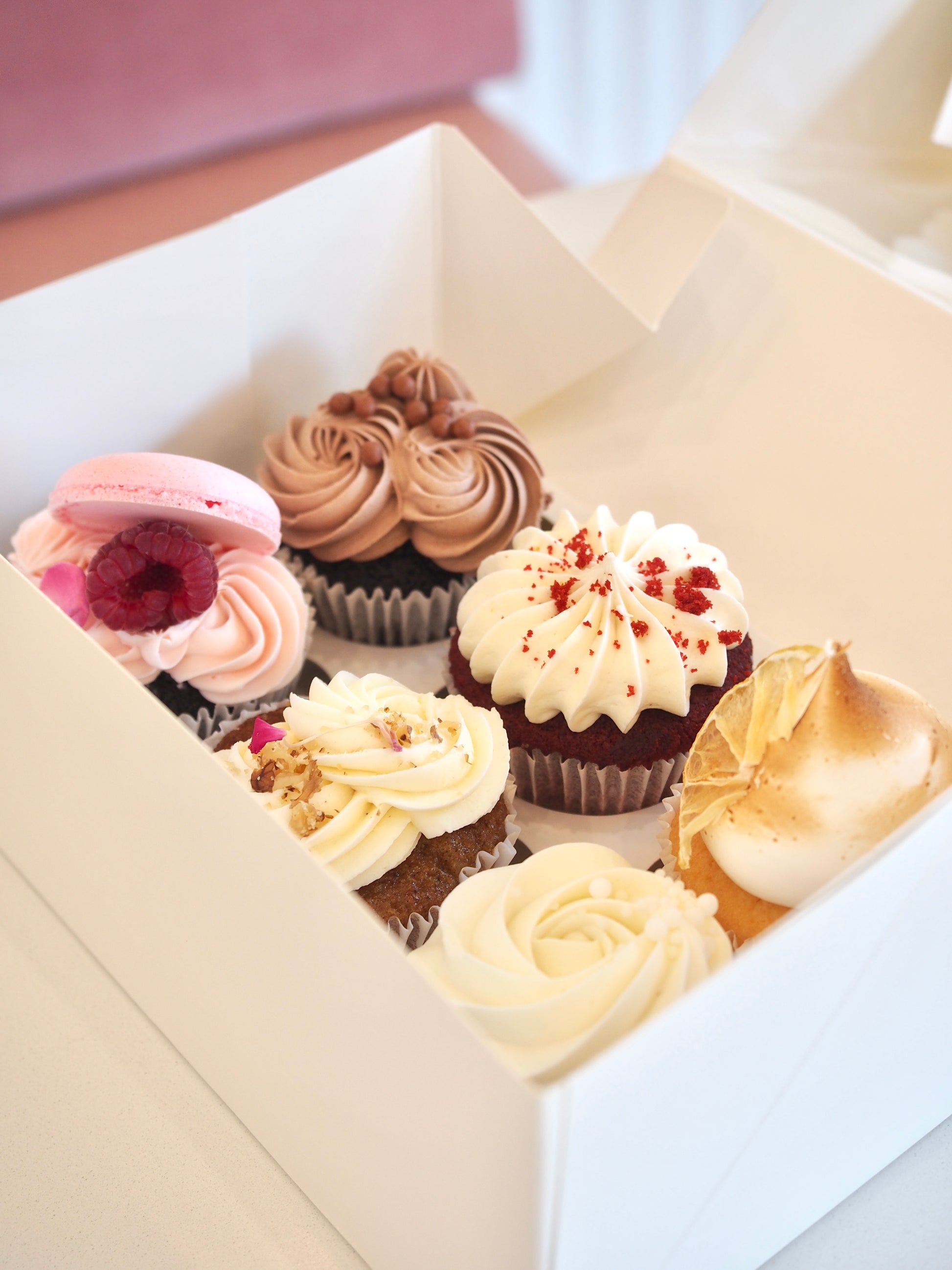 Mixed Cupcake Pack - Cafe Favourites – Loveit Cakes