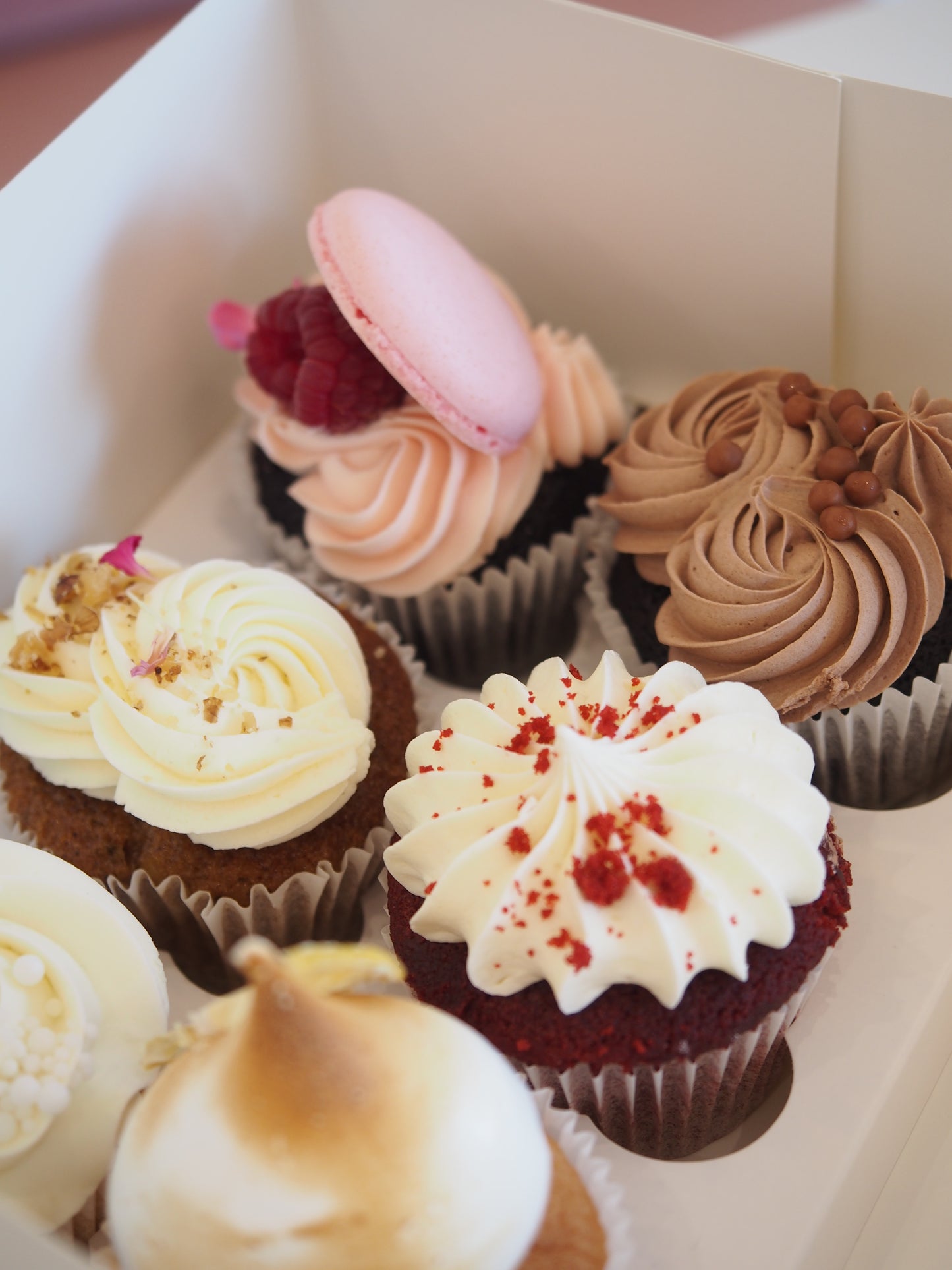 Mixed Cupcake Pack - Cafe Favourites – Loveit Cakes