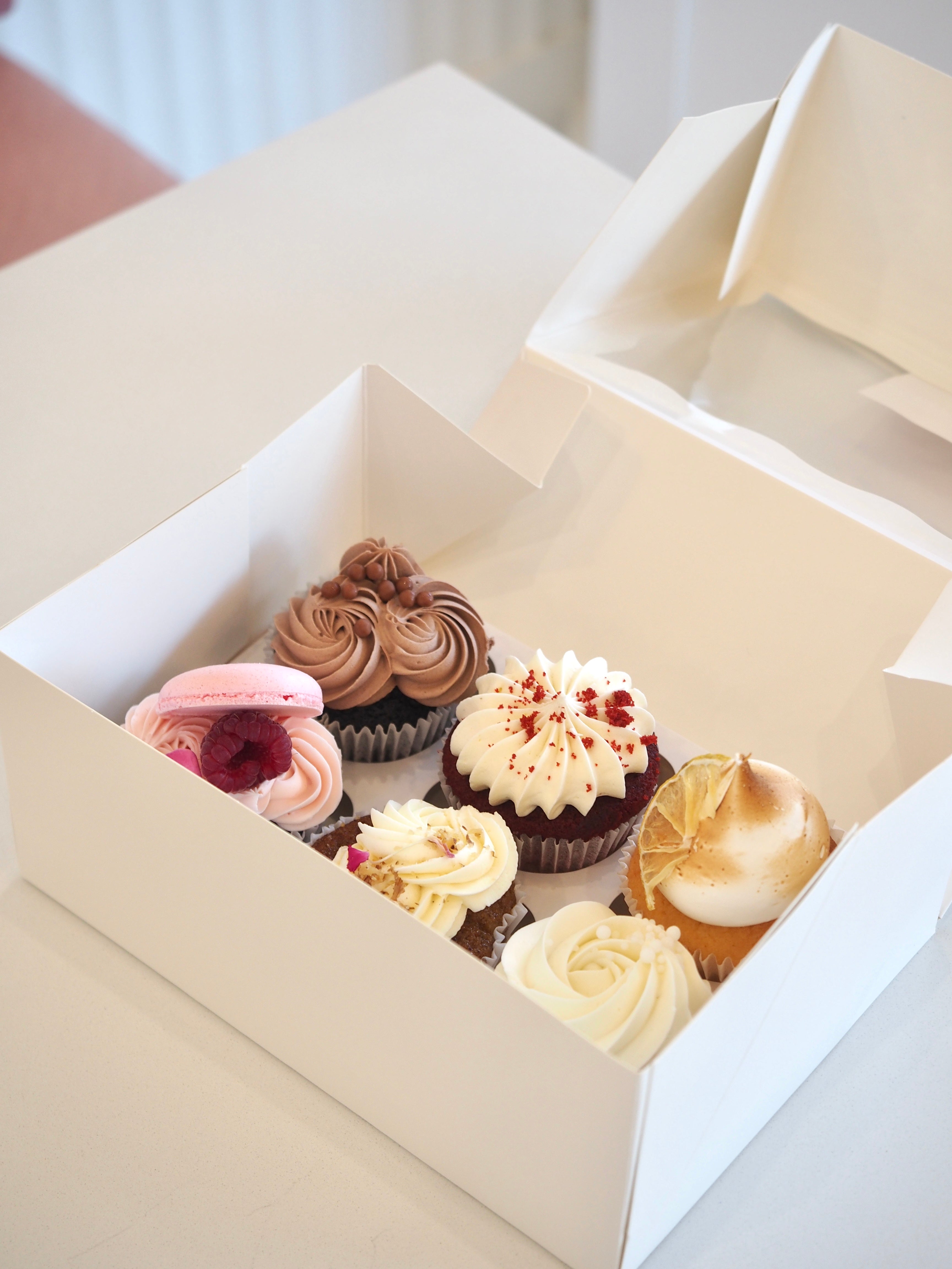 Mixed Cupcake Pack - Cafe Favourites – Loveit Cakes